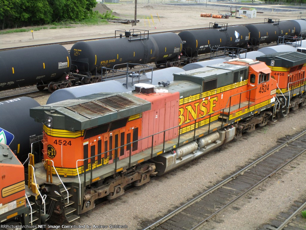 BNSF 4524